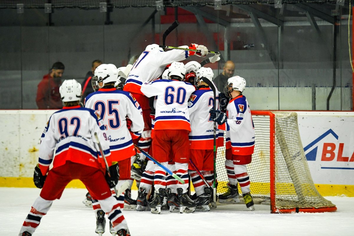 Poslední zápasy roku 2022! Dorost na ledě soupeřů, junioři v Kotlině ...